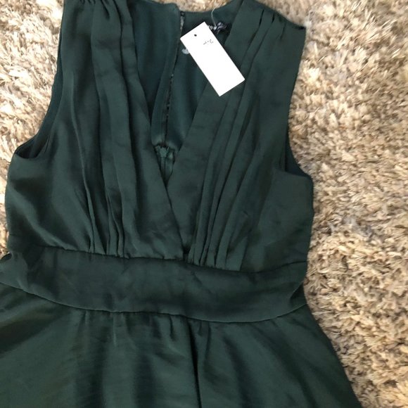 TFNC | Dresses | Nwt Tfnc Forest Green Mini Dress With Tule Lining ...